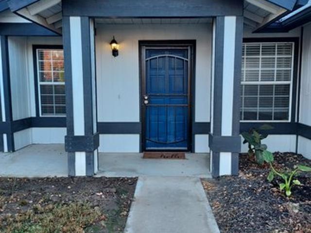 1001 Fairview Pl, Hanford, CA 93230