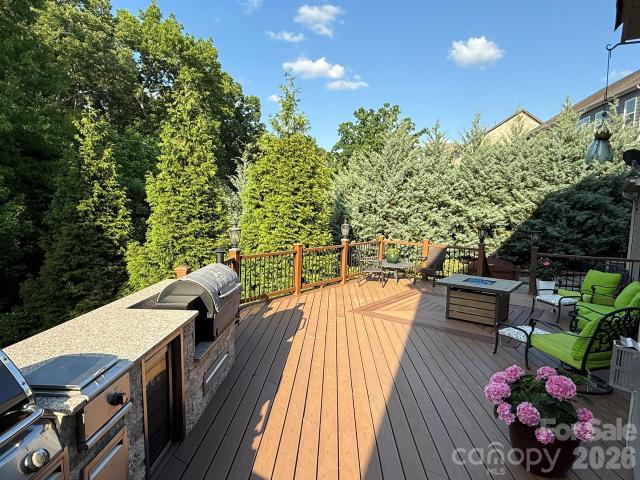 1001 Greenwich Park Drive