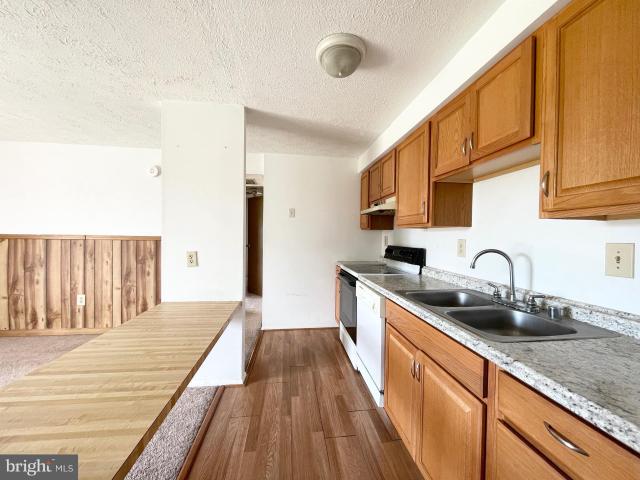 1001 Heather Ridge Dr, Unit 1G, Frederick, MD 21702 | MLS #MDFR2080 | Compass