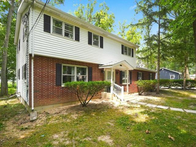 1001 Hickory Hill Dr, Angola, IN 46703