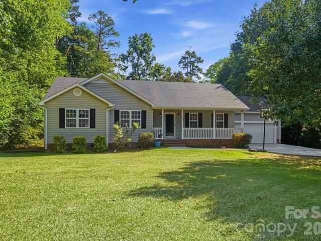 1001 Highland Woods Dr, Kannapolis, NC 28083