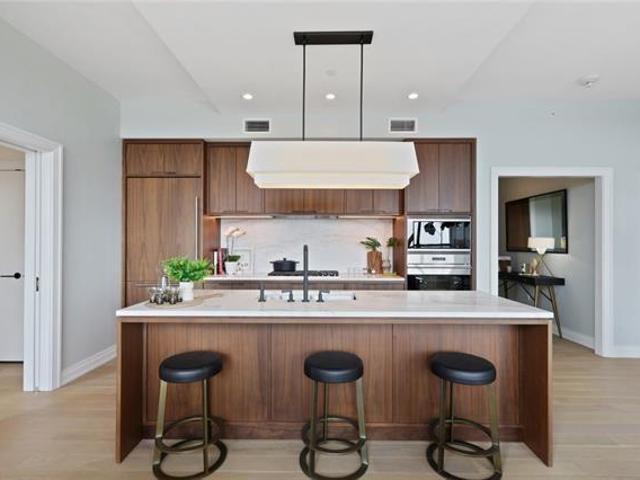 1001 Julia Street # 6A