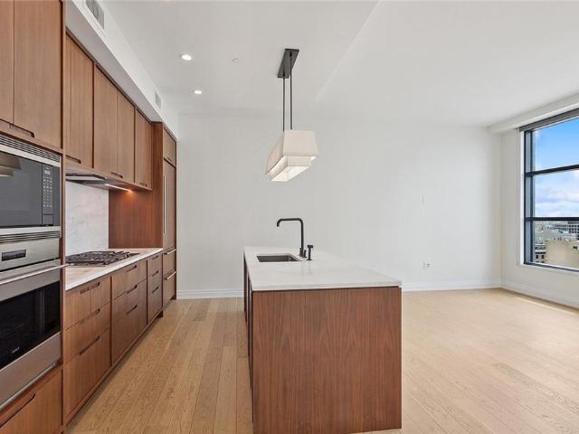 1001 Julia Street # 6G