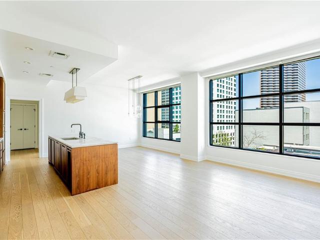1001 Julia Street # 6D
