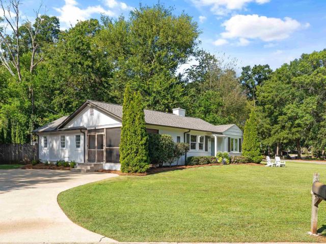 1001 Kingsbury Avenue