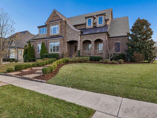 1001 Lawson Ln