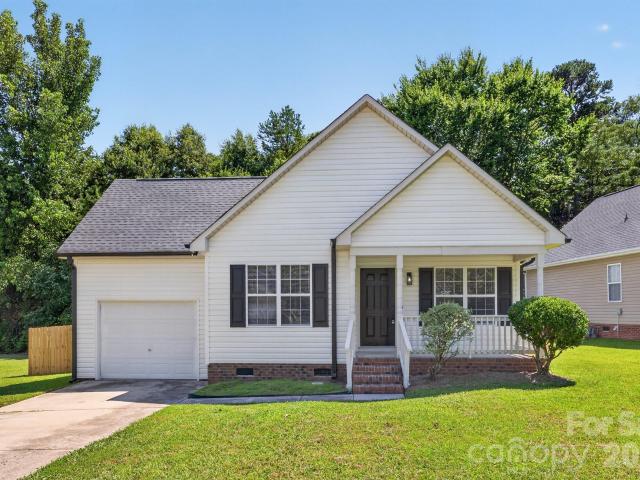 1001 Loch Lomond Circle