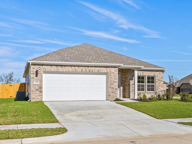 1001 Park Oak Ln, Crowley, TX 76036 | MLS #21095 | Compass