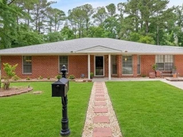 1001 Poppell Dr, Darien, GA 31305