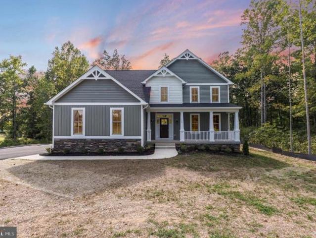 1001 Potomac Dr, Stafford, VA 22554