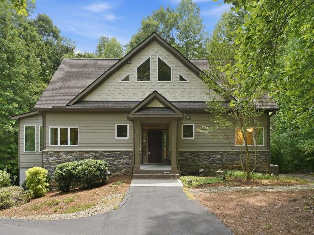 1001 Reaves Drive