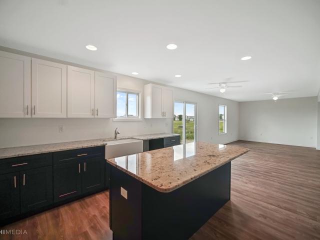 1001 Redwing Drive