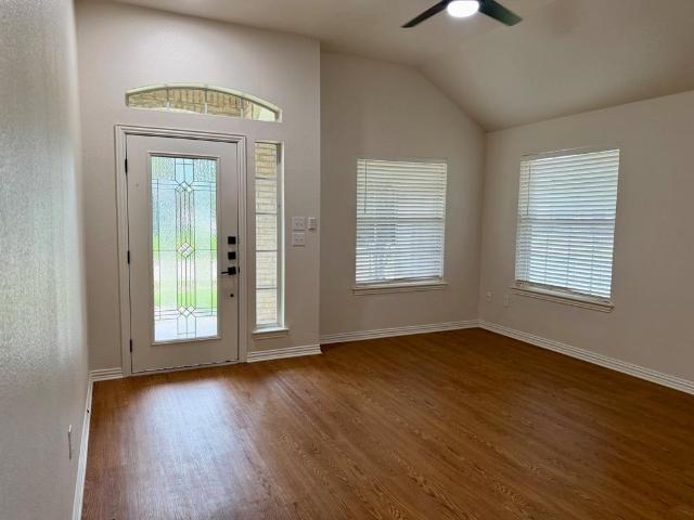 1001 Roberts Bend
