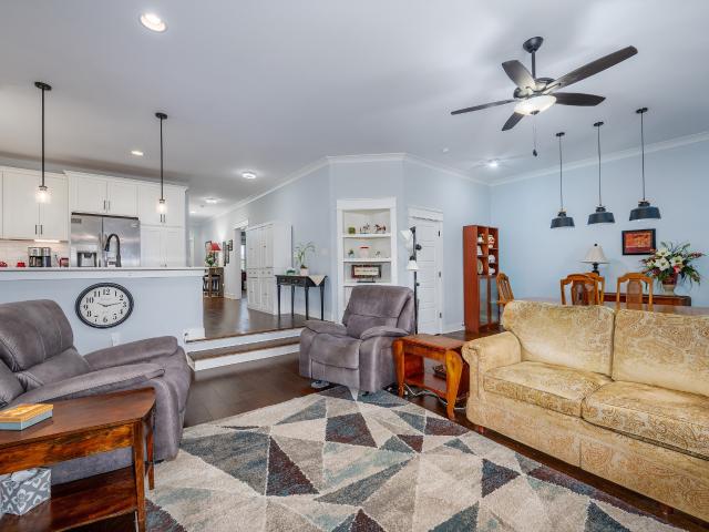1001 Stonebrook Dr