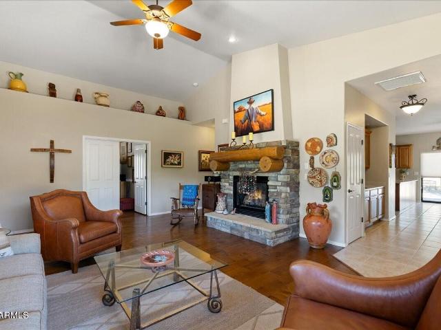 1001 studebaker way
