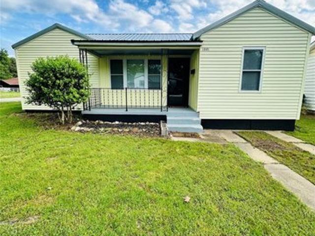 1001 Summit St, Henryetta, OK 74437
