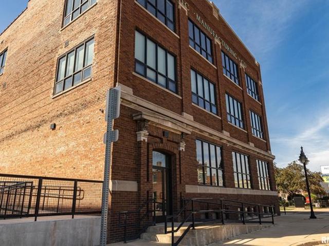 1001 SW Adams St Unit 106, Peoria, IL 61602