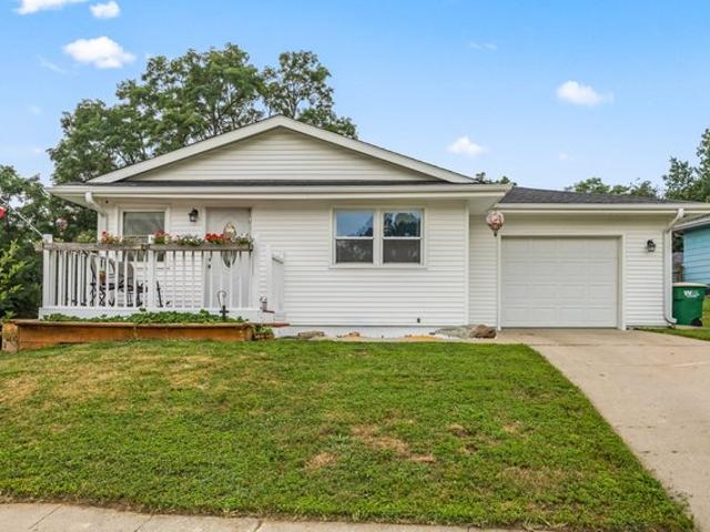 1001 S Buxton St, Indianola, IA 50125