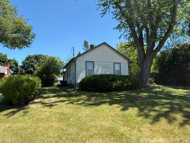 1001 S Green Bay Rd