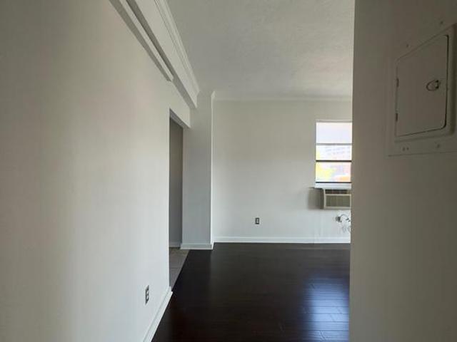 1001 Saint Paul Street # 5H