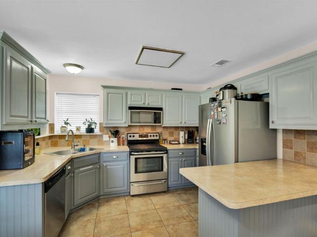 1001 Short Line Boulevard