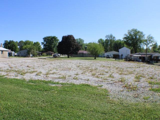 1001 W 3rd St, Rushville, IN 46173
