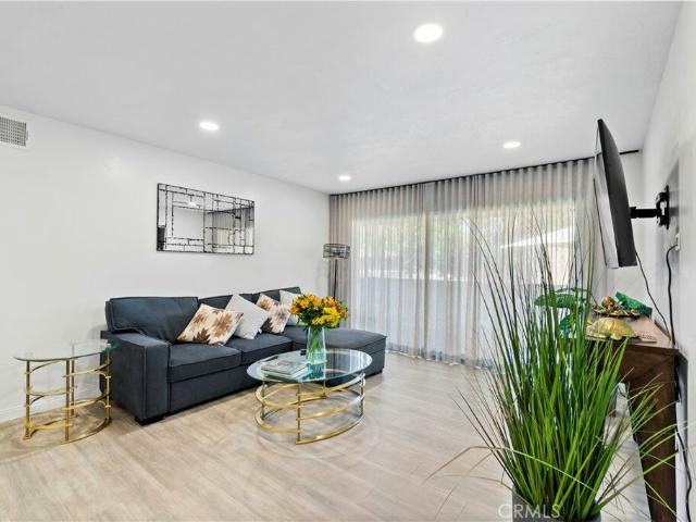 1001 W Macarthur Boulevard, Santa Ana, CA