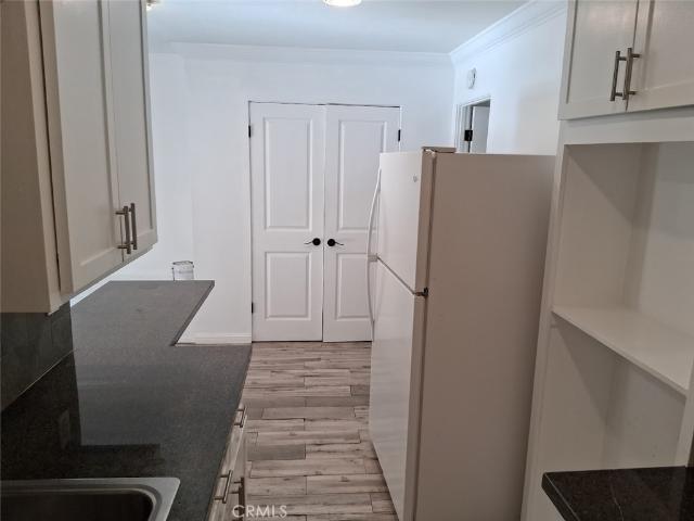 1001 W Macarthur 34