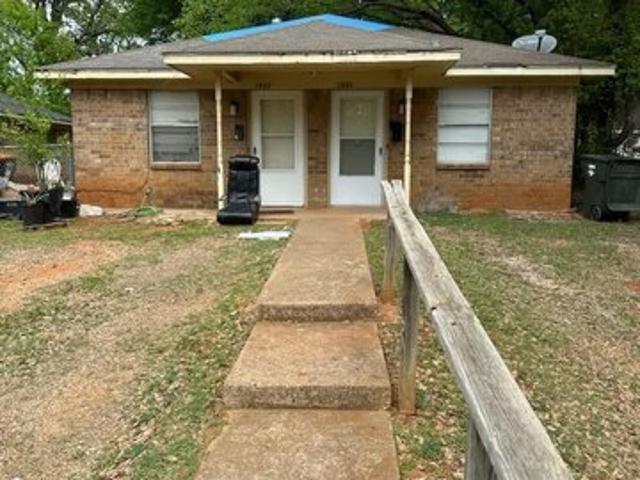 1001 W Queen St, Tyler, TX 75702