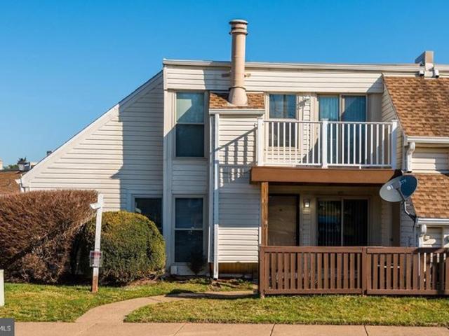 1001 Warwick Ct, Sterling, VA 20164