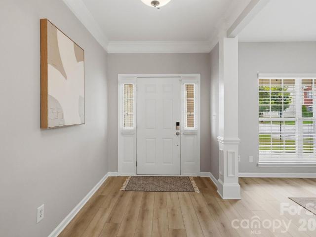 1001 Yellow Daisy Drive