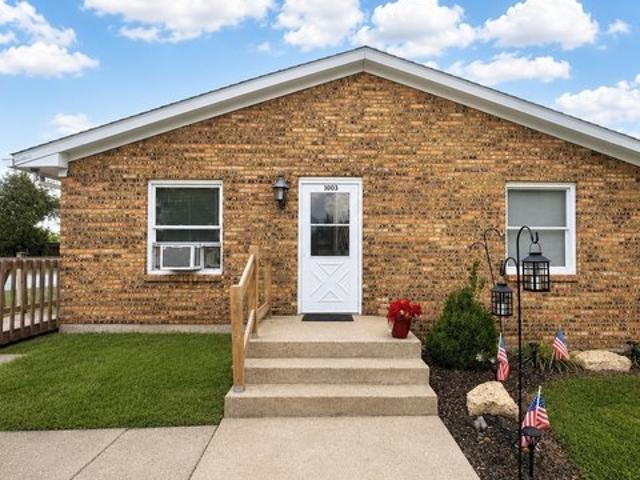 1001 14th St, Silvis, IL 61282