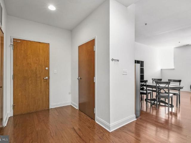 1001 13 Chestnut Street # 1003W