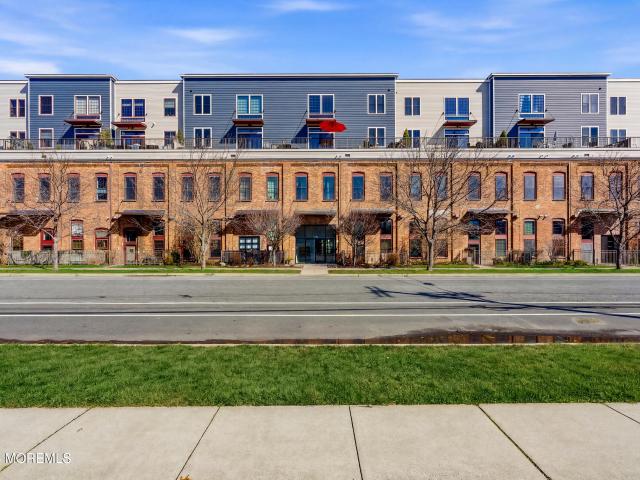 1001 2nd Avenue Unit 305