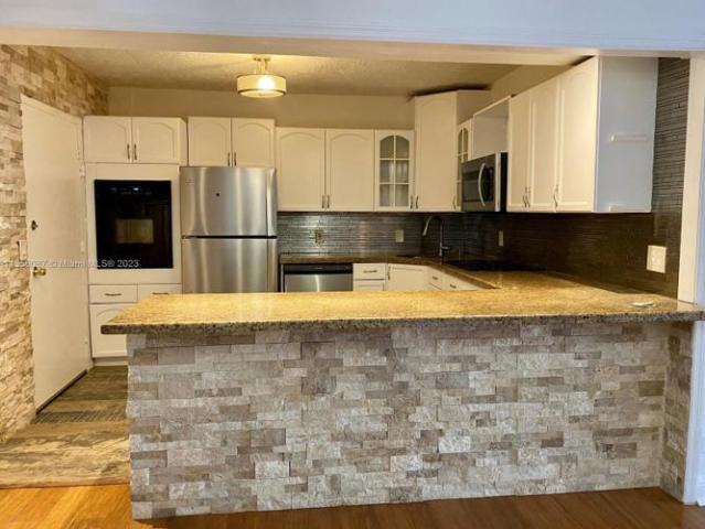 1001 91st St #309, Bay Harbor Islands, FL 33154