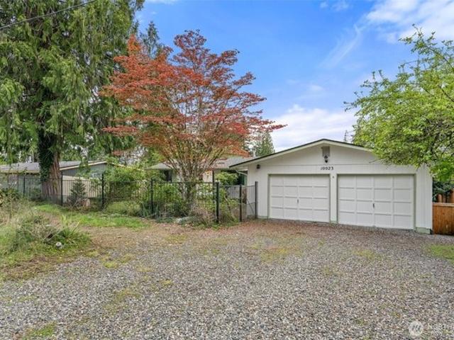 10023 Whitecap Dr NW, Olympia, WA 98502