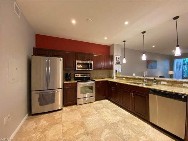 10020 Heather Ln, 3 beds, 2 full baths