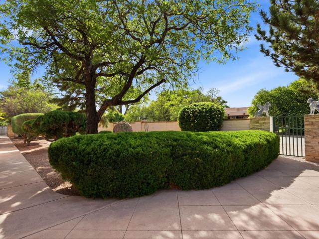 10020 Loretta Drive NW