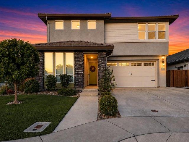 10021 Carinata Dr, Elk Grove, CA 95757