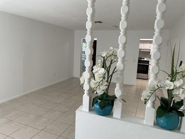 10022 8th St N Unit B, Naples, FL 34108