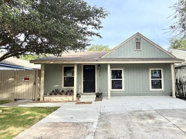 10022 Amber Field Dr, San Antonio, TX 78245