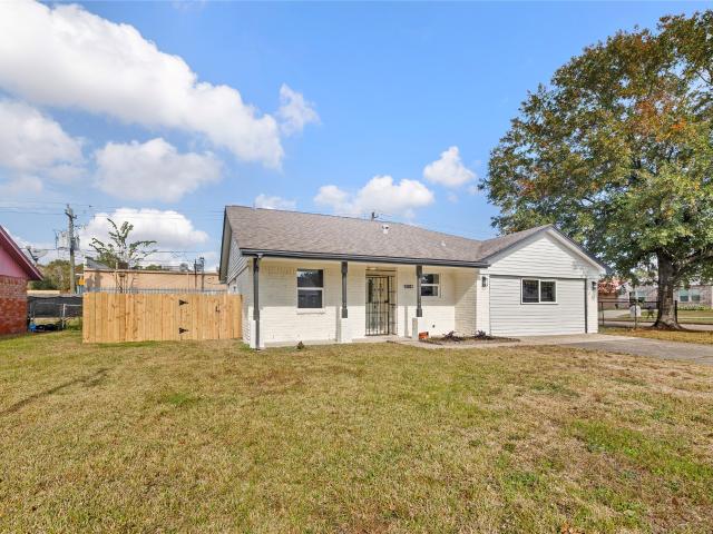 10027 Valley Sun Dr, Houston, TX 77078 | Compass