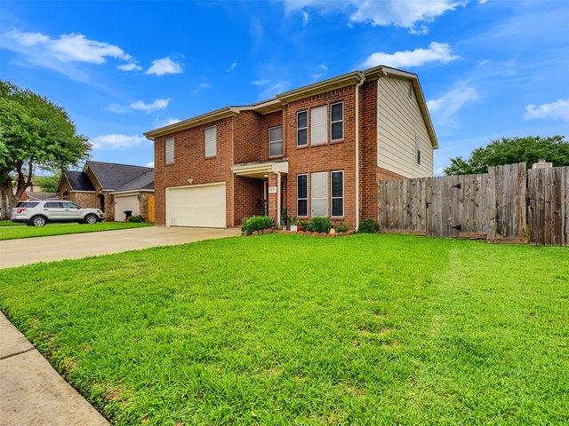 10027 Glenkirk Dr, Houston, TX 77089
