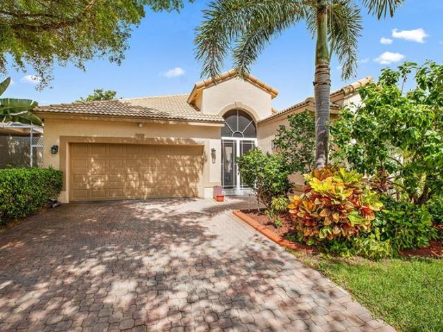 10026 Diamond Lake Dr, Boynton Beach, FL 33437