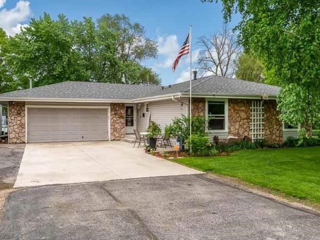 10029 Debbie Ln, Machesney Park, IL 61115