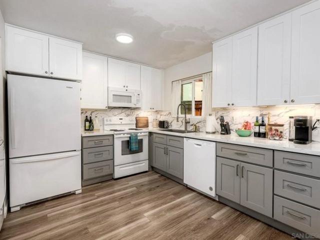 10029 Santana Ranch Ln, Santee, CA 92071