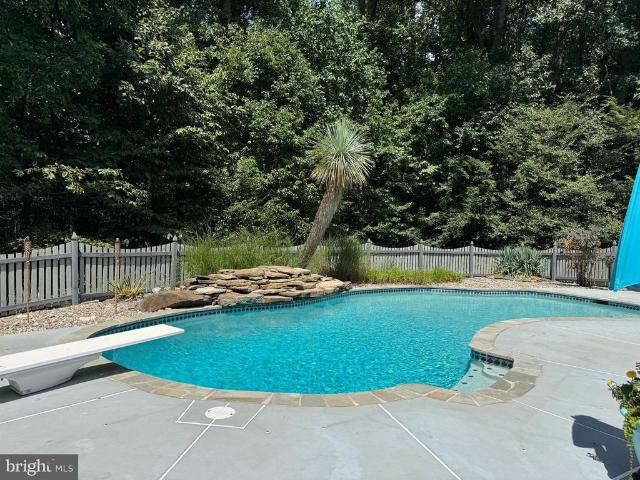 1002 Mulholland Court