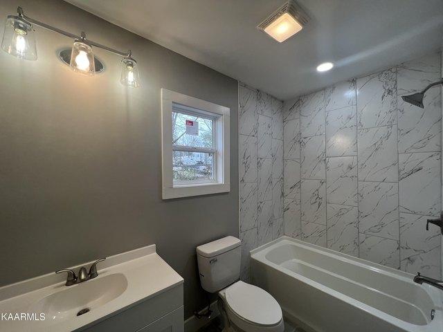 1002 Maryville Pike, Knoxville, TN 37920