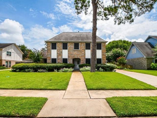 1002 Mill Run Dr, Sugar Land, TX 77498