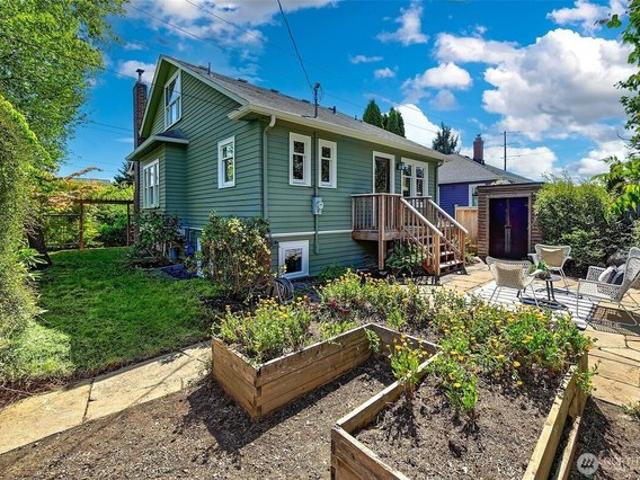 1002 NW 70th St, Seattle, WA 98117